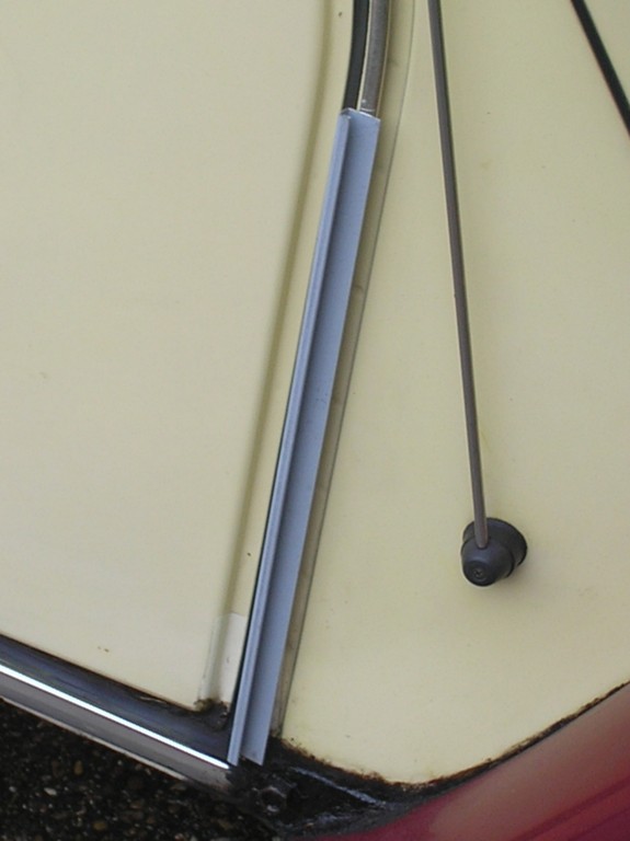 2CV Drip channel section on A post - 2cvgb.co.uk